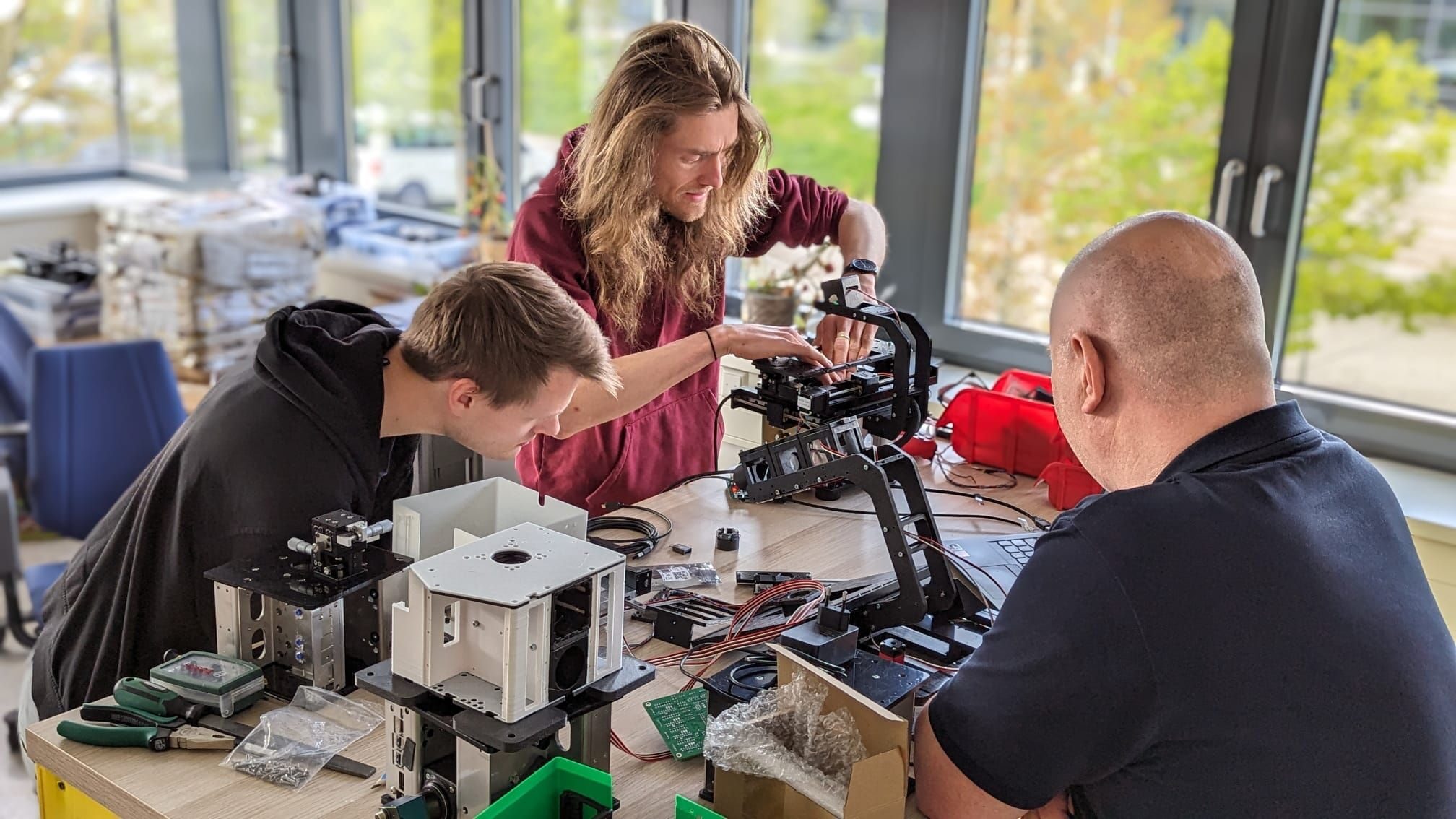 Pushing Cutting-Edge Microscopy using Robotic - openUC2